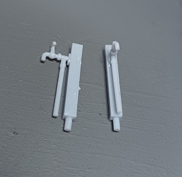 7mm scale / 0 gauge external taps - timber post