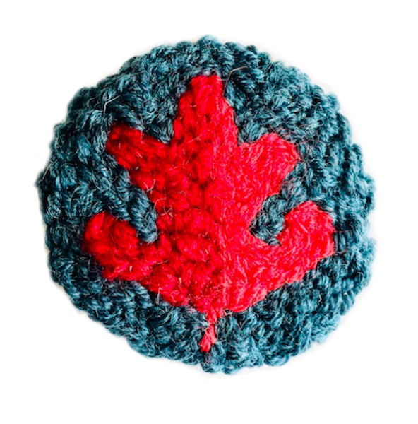 Broche brodée punch needle Feuille de Chêne