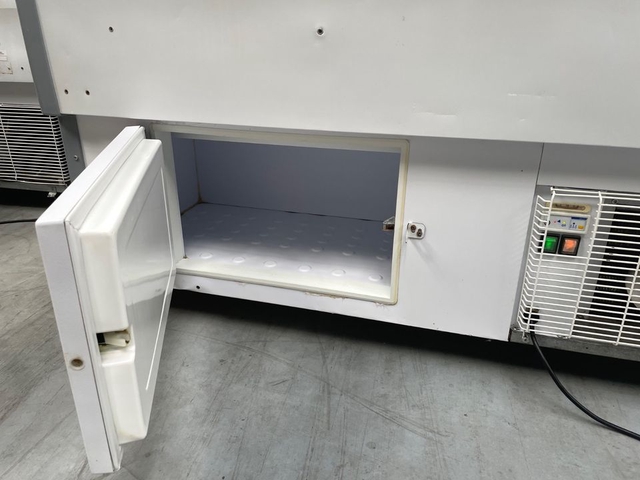 ISA JAMAICA 9 Eisvitrine Eistruhe Eistheke mit Umluft für Bergeis