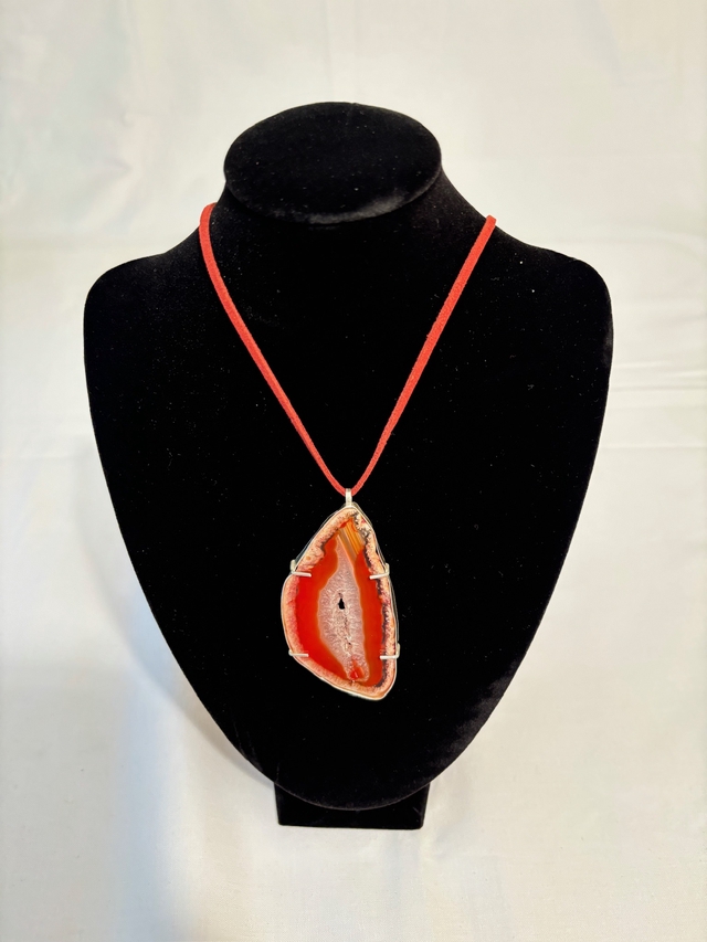 Red agate slice pendant with silver surround | JBG-Jewellery