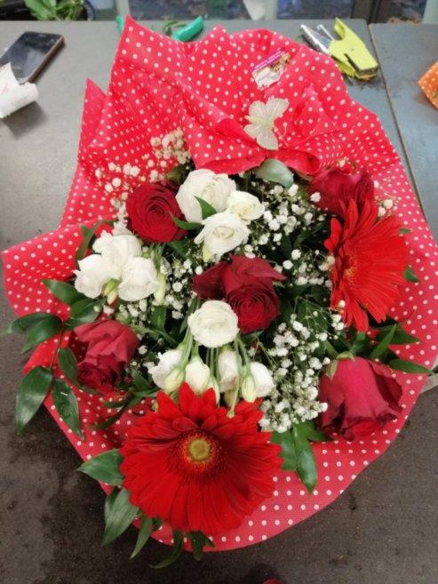 MAZZO ROSE, GERBERE E LISIANTHUS