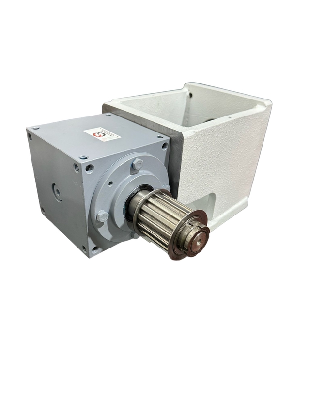 Revisione riduttore angolare per macchine "BREMA, VEKTOR"