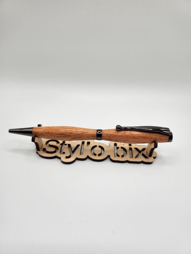 Stylo noir brillant en aubépine