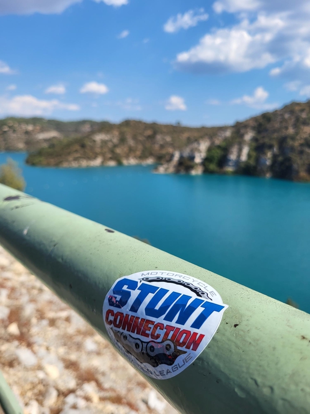 Sticker Stunt Connection