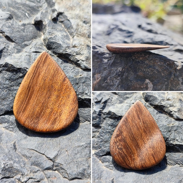 Médiator en Bois d'Amazakoué du Gabon