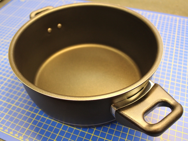 Genuine Remoska R21 Standard 2L high-quality, non-stick, cooking pot ...