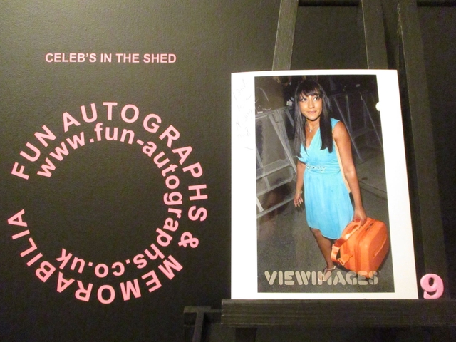 Nicky Maxwell Authentic Autographed 6x4.5 Photograph (9)