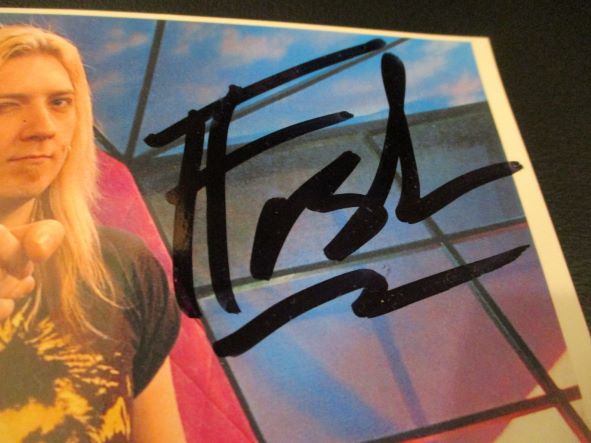 Flash Authentic Autographed Quizmania 8x6 Cast Card